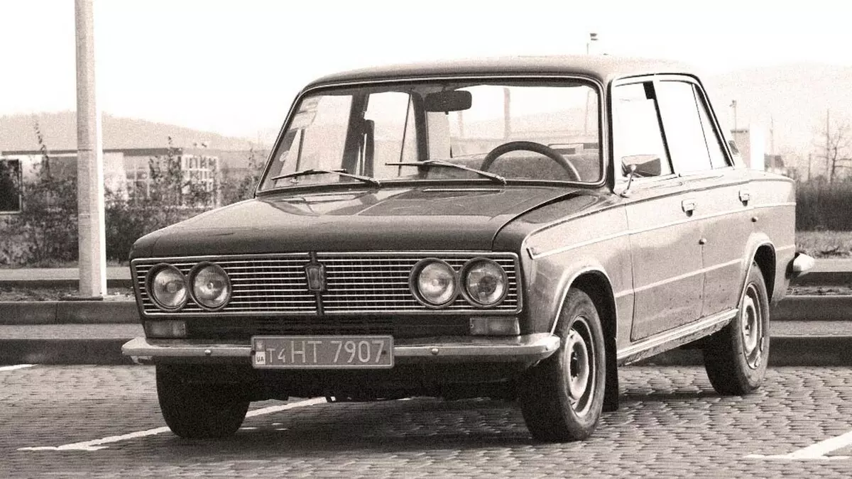 Dört göz vazo: VAZ-2103'ün gelişmesinin tarihi 19851_85