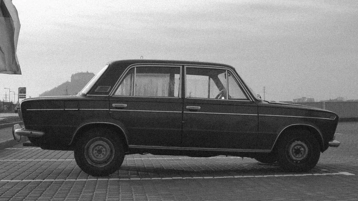 Dört göz vazo: VAZ-2103'ün gelişmesinin tarihi 19851_89