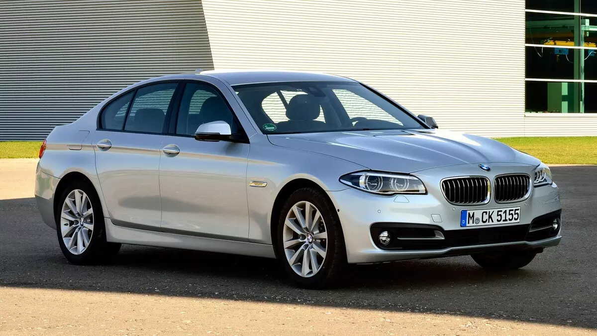 ಮೆಮೆಂಟೋ ಮೋರಿ: BMW 5 ಸರಣಿ F10 ಅನ್ನು ಮೈಲೇಜ್ನೊಂದಿಗೆ ಆಯ್ಕೆಮಾಡಿ 19928_3