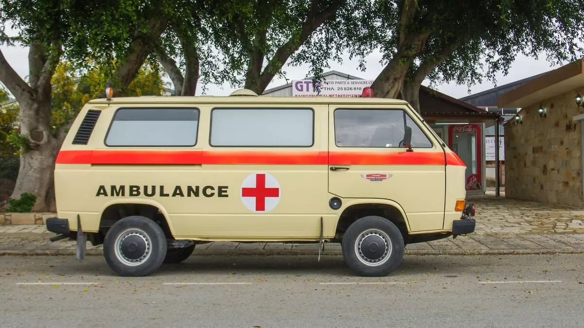 VASSERBOXER: Bandymo pavara VOLKSWAGEN TRANSPORTER T3 ambulanz 19941_4