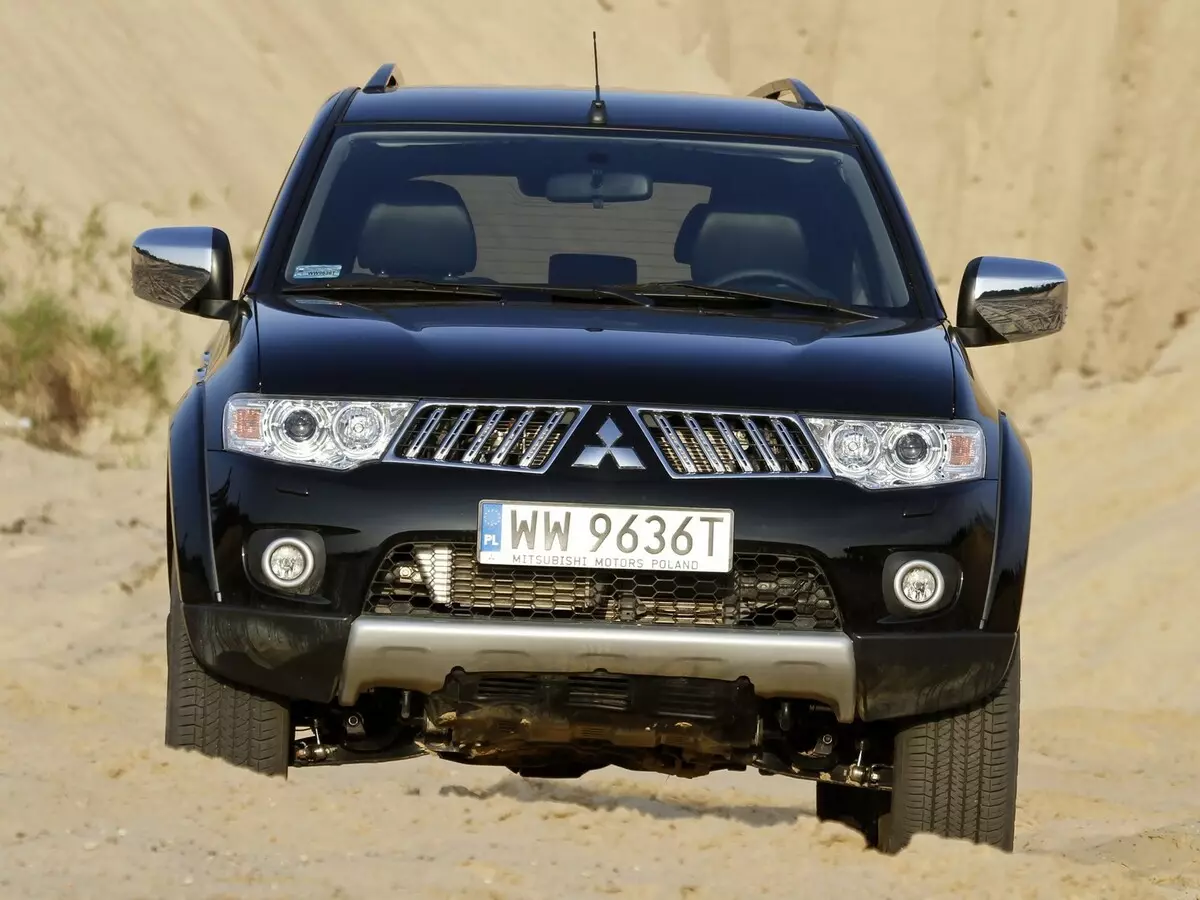 Mitsubishi_pajero_sport_40.