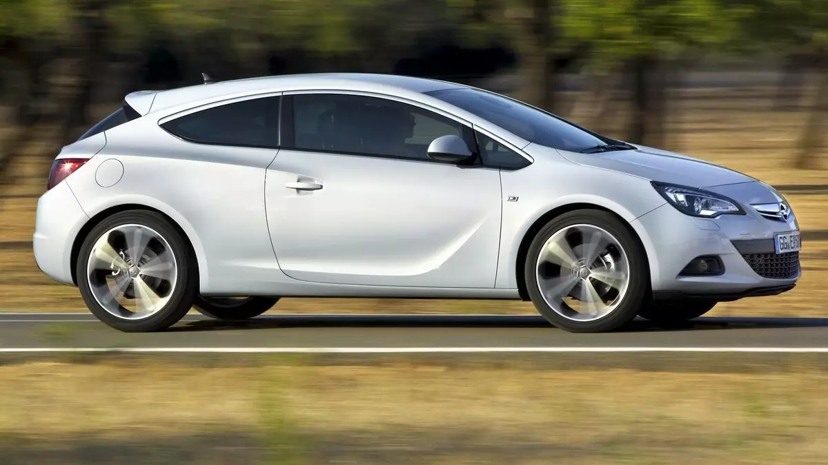 Í myndinni: Opel Astra GTC (J) '2011-N.V.