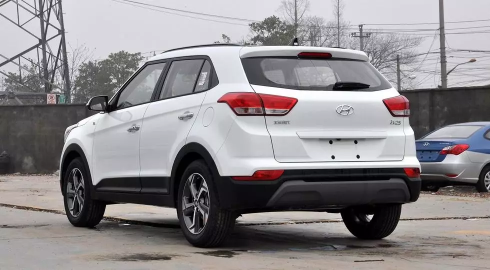 ລຸ້ນ Hyundai Creta ລຸ້ນໃຫມ່: ແບບ Sonata ແລະເປັນເມັດໃຫຍ່ໃນຫ້ອງໂດຍສານ 20046_10