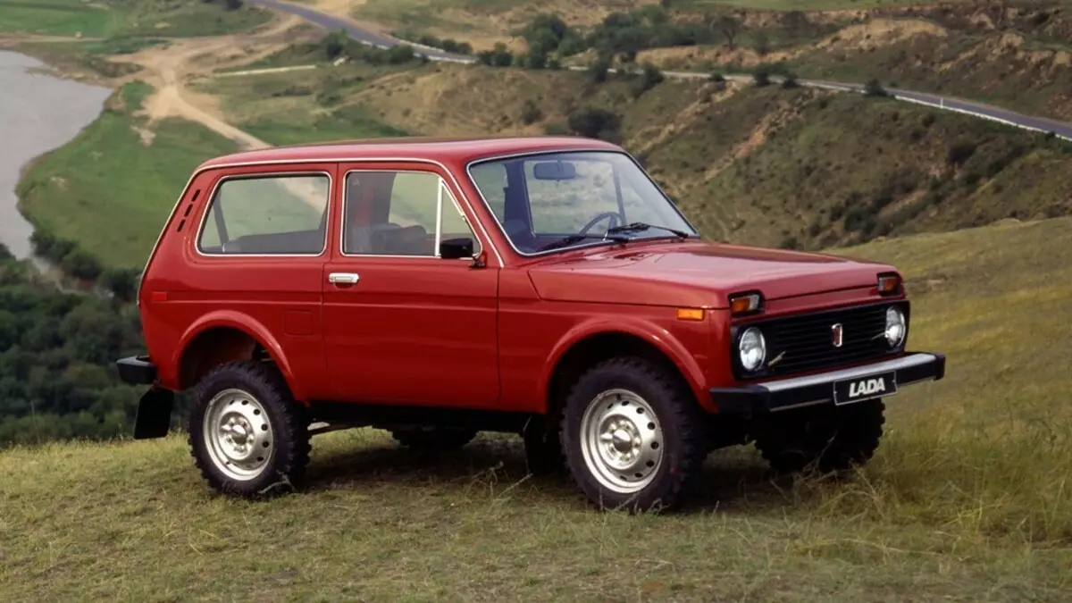 Lada 4x4 uye Chevrolet Niva: Ndeupi musiyano uye chii chakasiyana? 20070_1