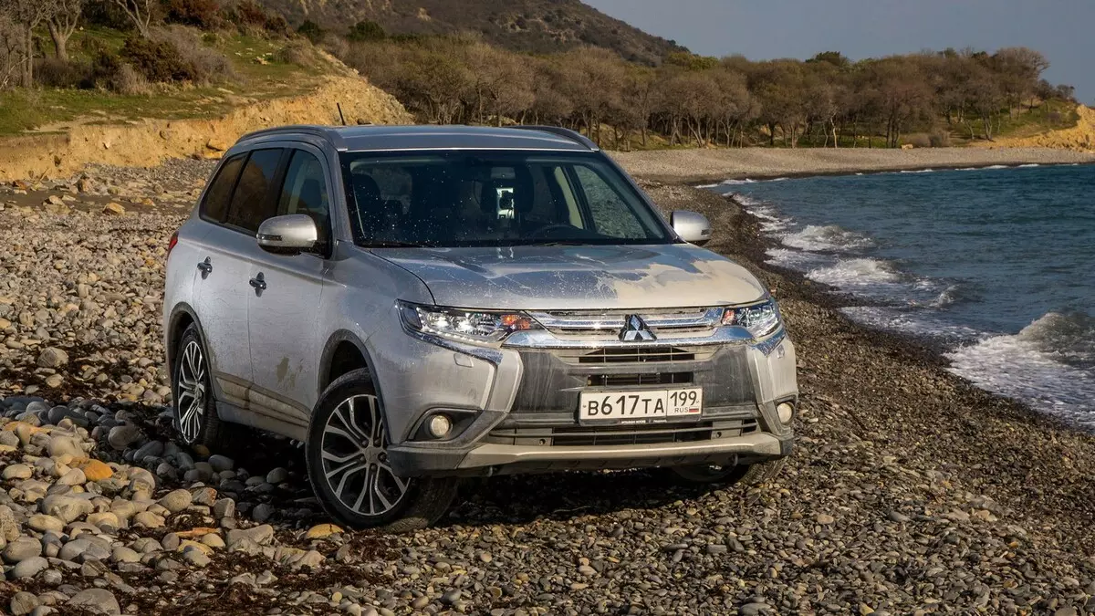 Mitsubishi_outlander_136