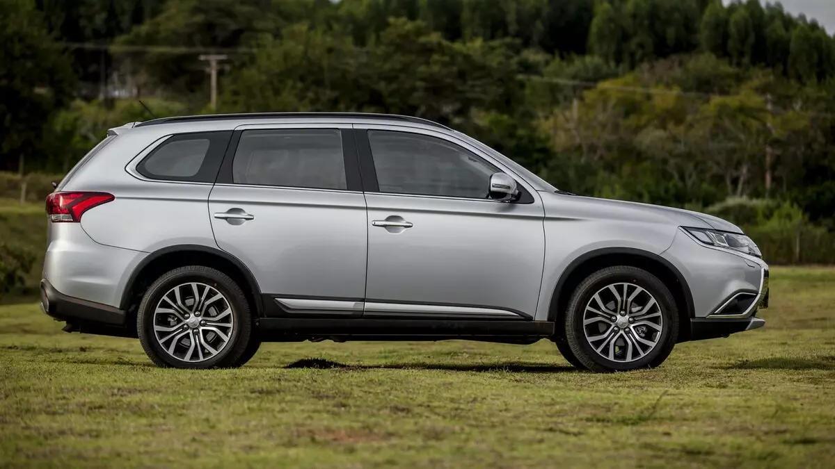 Mitsubishi_outlander_110