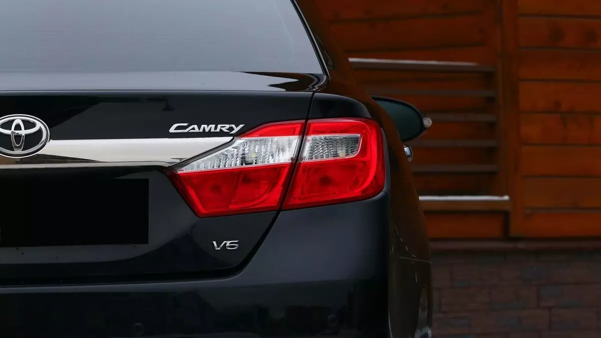 Toyota Camry XV50 me kilometrazhin: motorët dhe transmetimet 20087_12