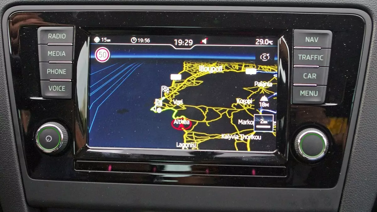 És fàcil de ser jove: la unitat de proves ha actualitzat Skoda Rapid 20095_20