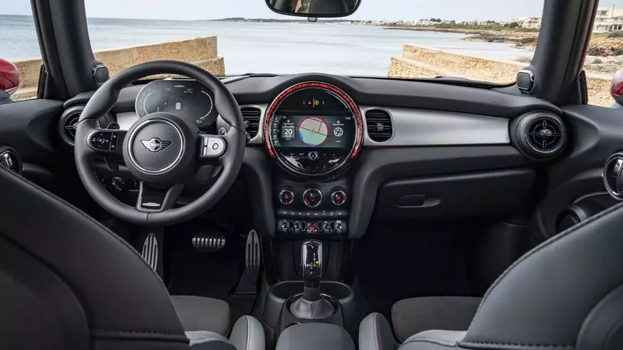 MINI Ενημερώθηκε John Cooper Works: θερμαινόμενο τιμόνι και οδήγησε οπτικά 20104_3