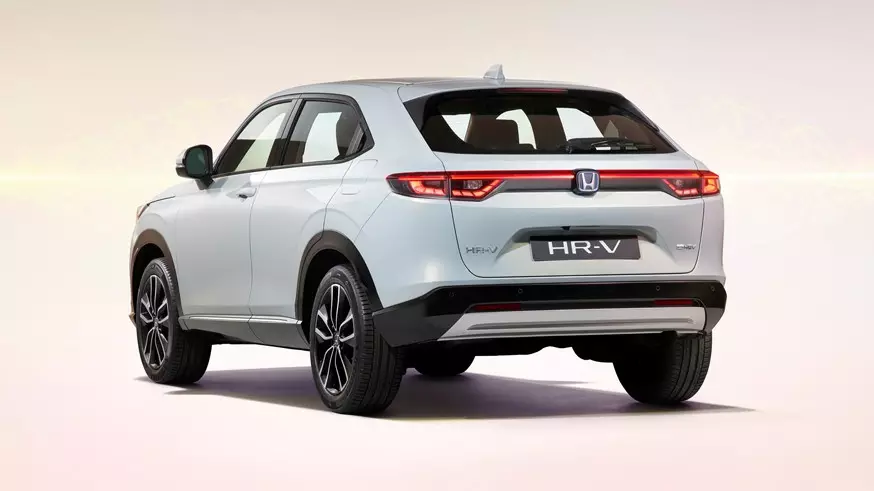 Honda- ն պատրաստում է Համաշխարհային պրեմիերան. Crossover կամ Compacttvan: 20112_9