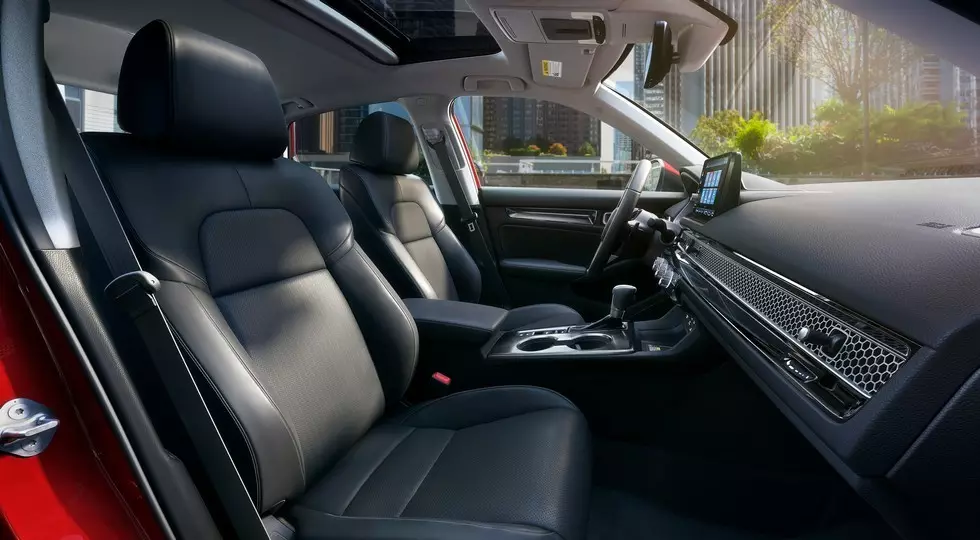 Nova Sedan Cívica Honda: agora o deseño tranquilo, pero máis rico e un pouco máis poderoso 20115_11