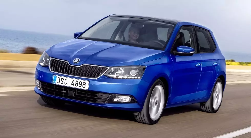 Imesasishwa Skoda Fabia: picha ya kwanza rasmi 20134_2