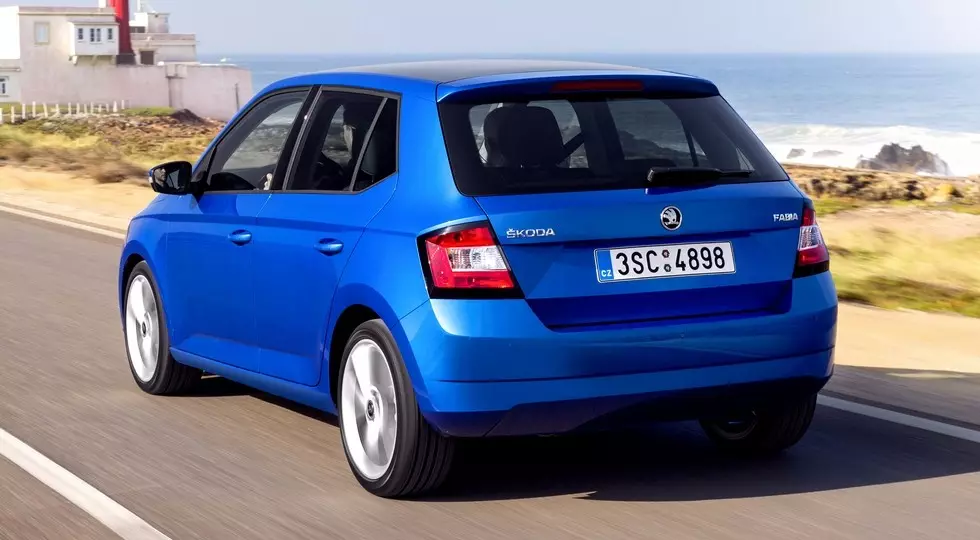 Оновлена ​​Skoda Fabia: перше офіційне зображення 20134_3