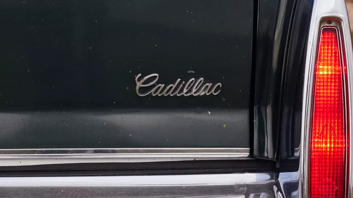 Em vez do Dedovsky Volga: experiência de Cadillac Deville 1978 20138_20