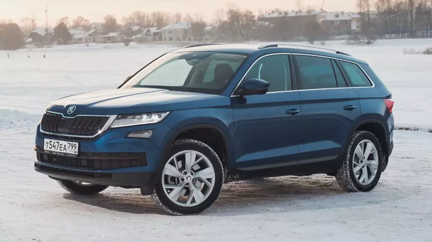 TOP 10 SUV dina Federasi Rusia: Niva dina tilu pamimpin luhur, GAMPANG terus tumiba, Tucson henteu ngahontal Sens 20202_2