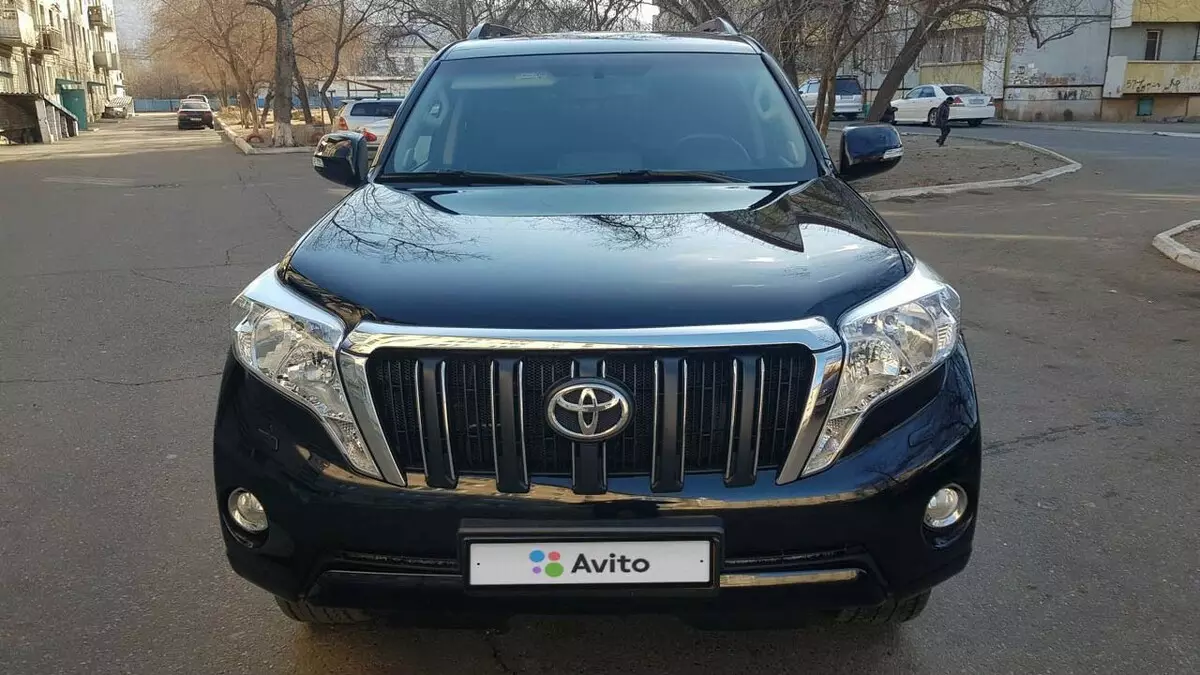 Toyota Land Cruiser Prado 150 bakeng sa li-ruble tse limilione tse peli 20217_12