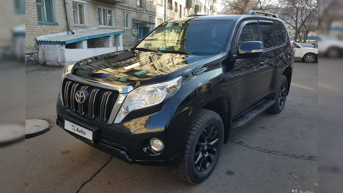 Toyota Land Cruiser Prado 150 bakeng sa li-ruble tse limilione tse peli 20217_13