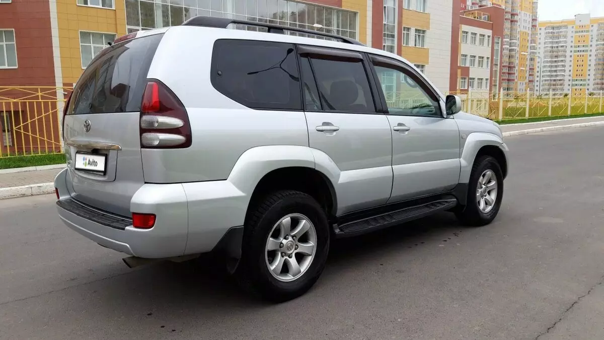 Sungani Zowonjezera: Kodi kuli koyenera kugula Toyota Lat Cruiser Prado 120) kwa 1.2 miliyoni 20224_13