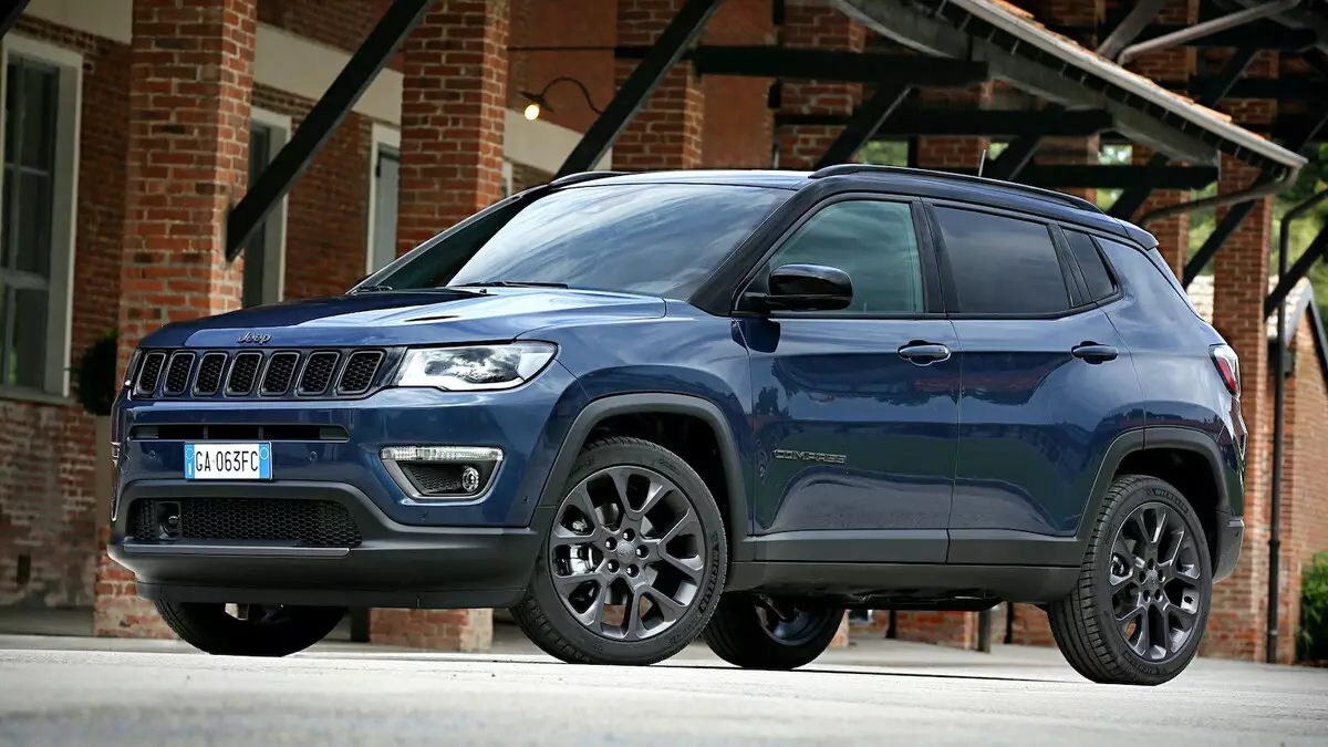 Jeep Compass is now done in Italy with an updated line of power units 20268_3