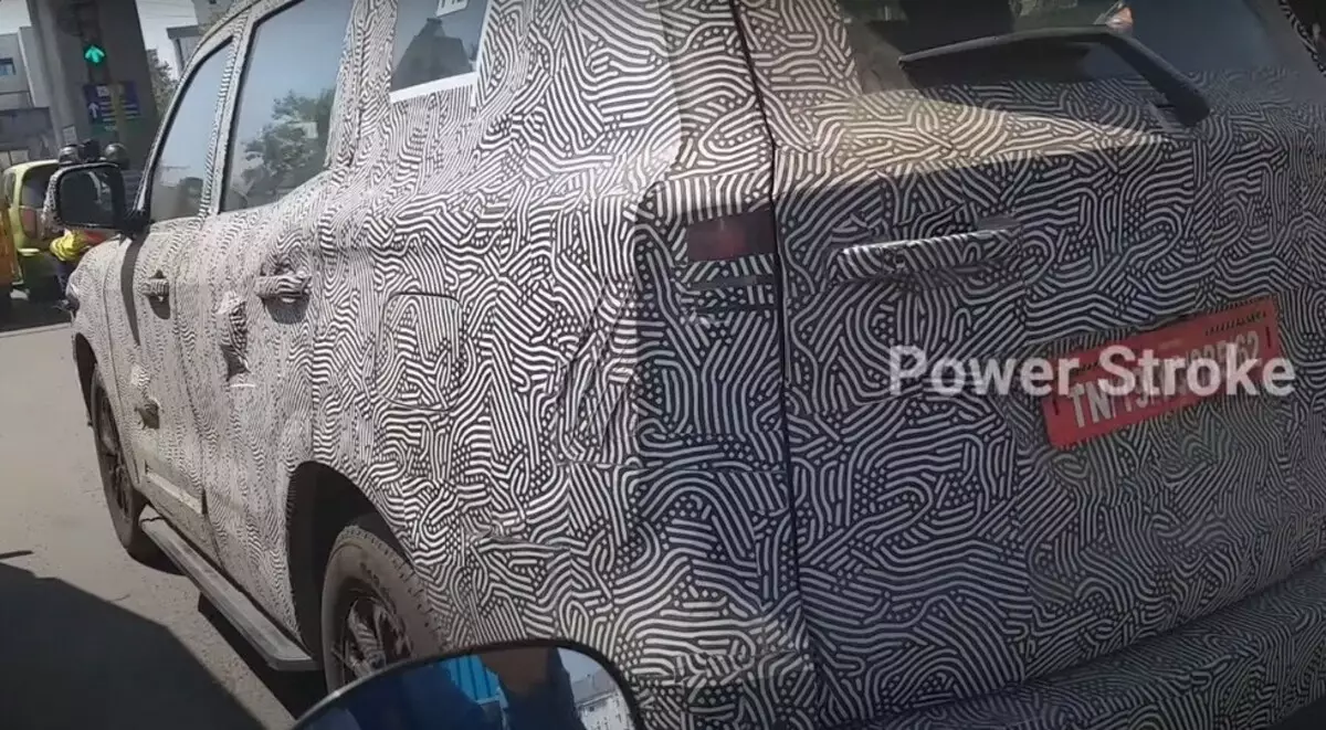 Mahindra Scorpio, yang tidak dapat diperoleh di Federasi Rusia: SUV baru ditembak video 20283_5