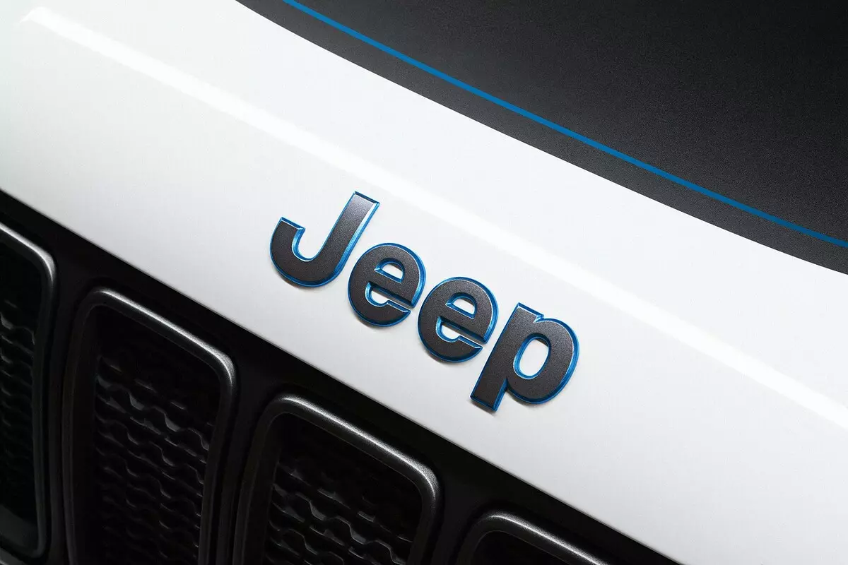 ทำความสะอาดไดรฟ์ด้านหลัง: Jeep Renegade และเข็มทิศมี 4XE รุ่น 20296_8