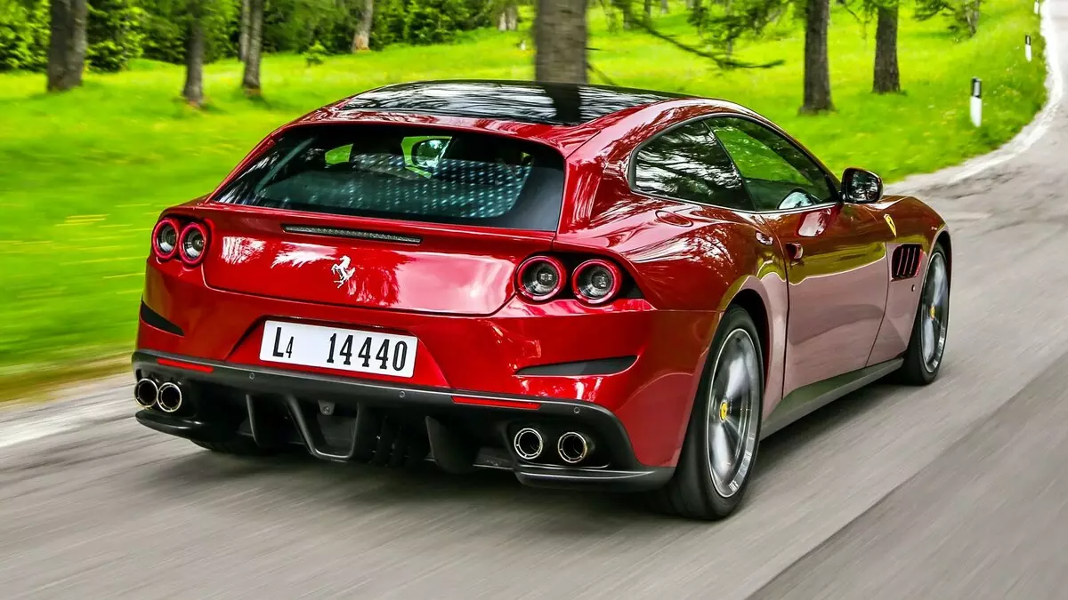 Ferrari doly sürüjisiz: GTC4Lusho modeli işinden aýryldy 20351_1