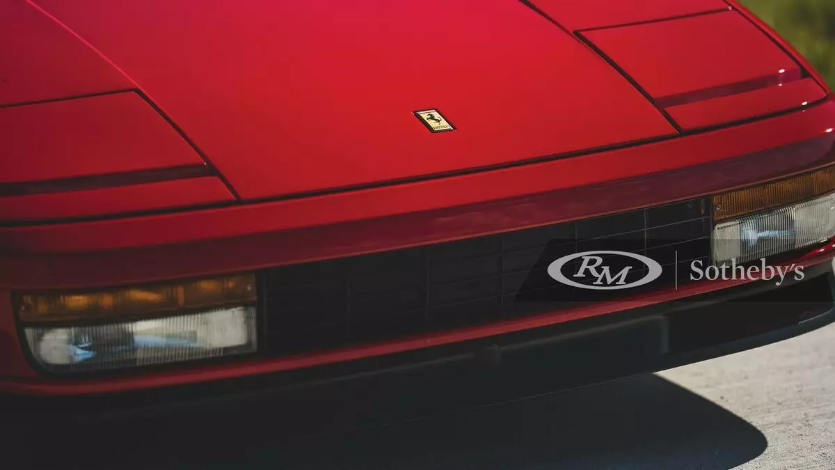 The Ferrari Testarosa huyền thoại với một số dặm nhỏ được đưa lên để bán 20354_6