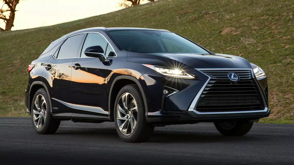 Op de foto: Lexus RX