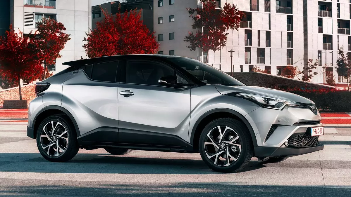 Toyota yn Ruslân: Nije presidint, oankundiging C-HR Crossover en oare prime mino 20421_2