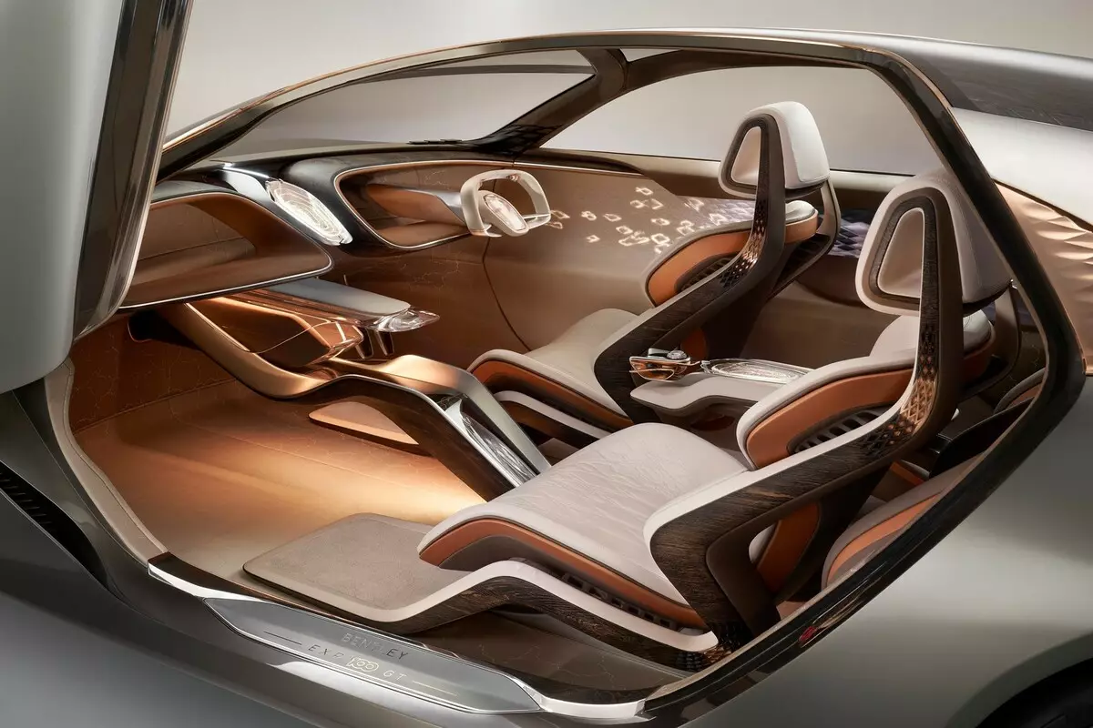 Géant inapproprié: Bentley a introduit un concept de logiciel EXP 100 GT 20430_9