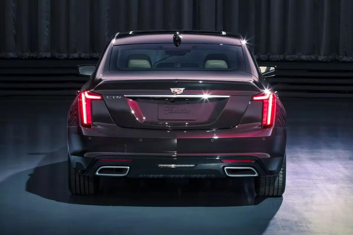 Cadillac CT5: သင်လက်မရှိဘဲလုပ်နိုင်သည်, သို့သော်သင်ကြည့်ရှုရမည်။ 20462_4