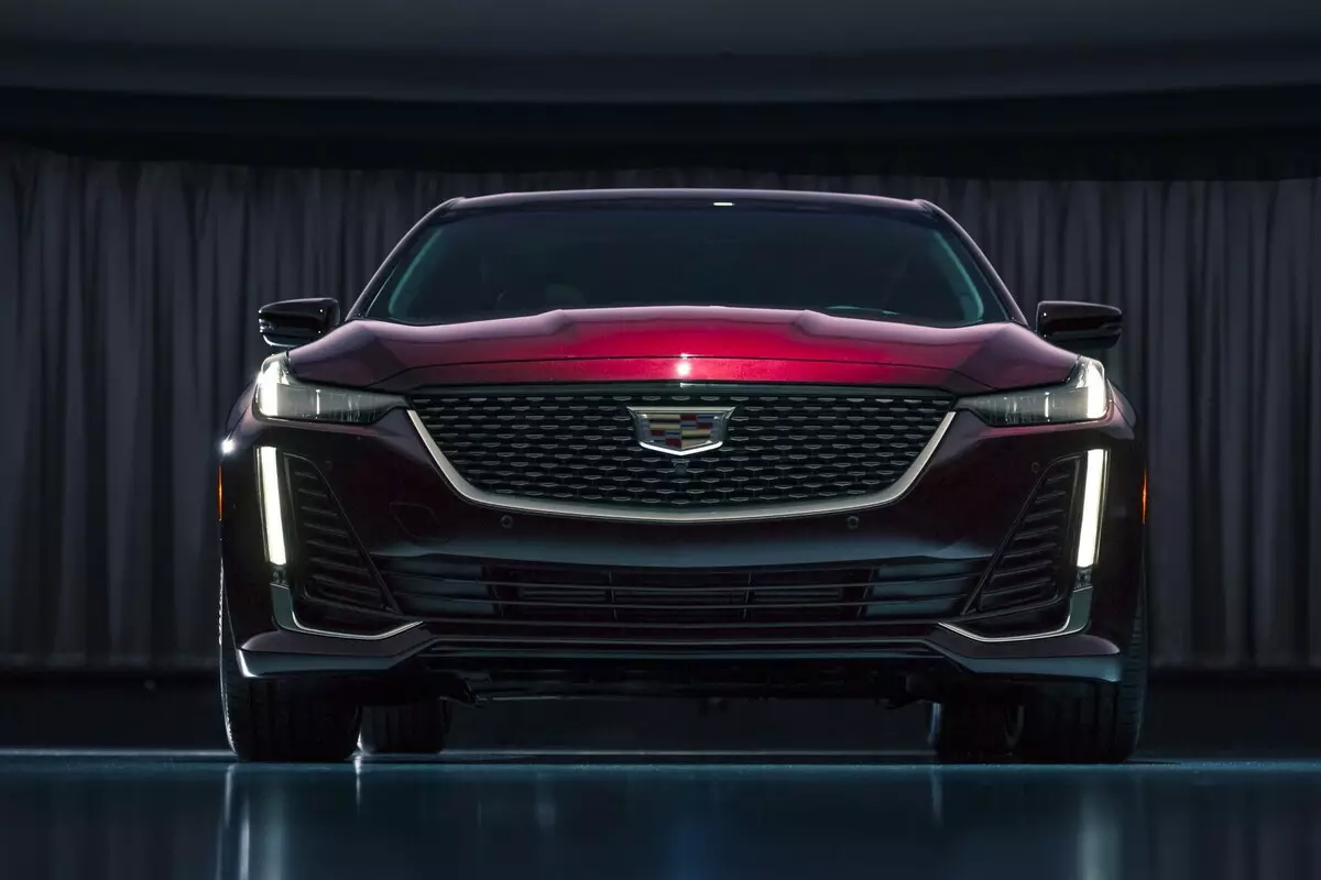 Cadillac CT5: Anda boleh tanpa tangan, tetapi anda mesti melihat! 20462_5