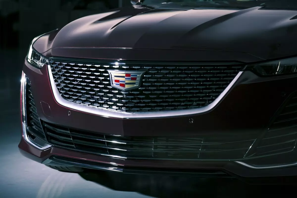 Cadillac CT5: Hûn dikarin bê destan, lê divê hûn binêrin! 20462_6