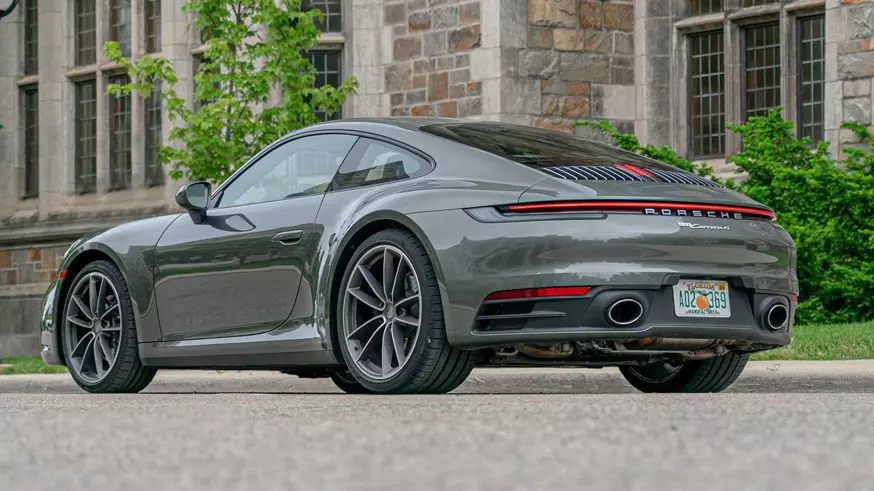 ஒப்பந்தம் Porsche கிராஸ்ஓவர்: புதிய படம் 911 சஃபாரி 20499_2