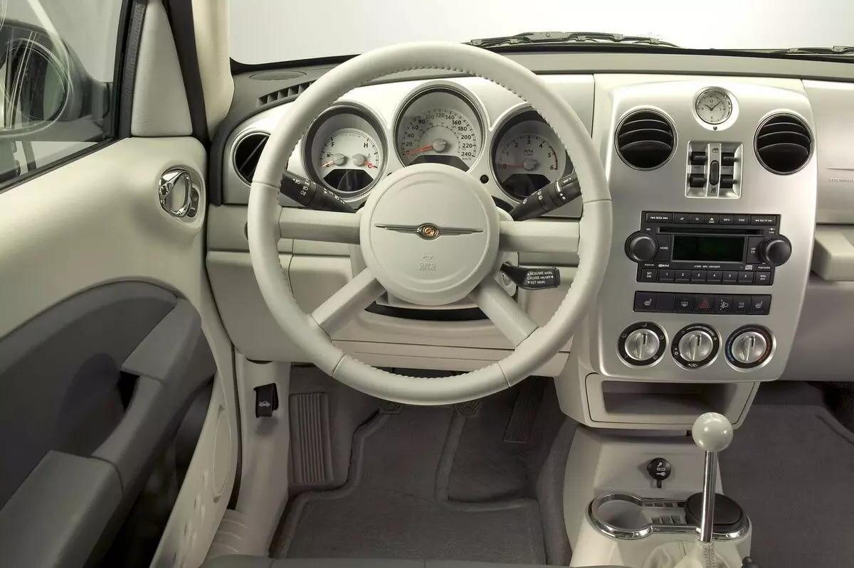 Chrysler PT Cruiser: Mga pros at kahinaan, mga review ng pagmamay-ari 20531_8