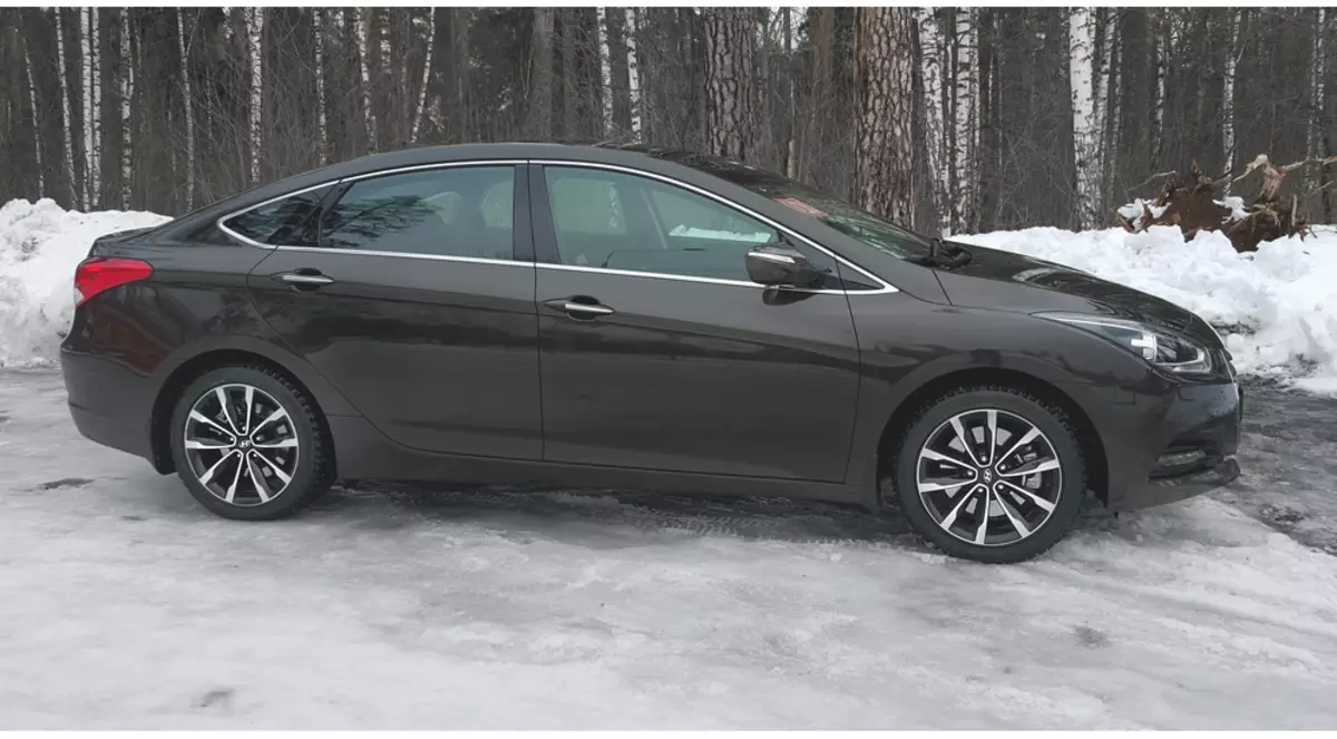 Бізнес-трактор: тест-драйв Hyundai i40 1.7 CRDi 20548_2