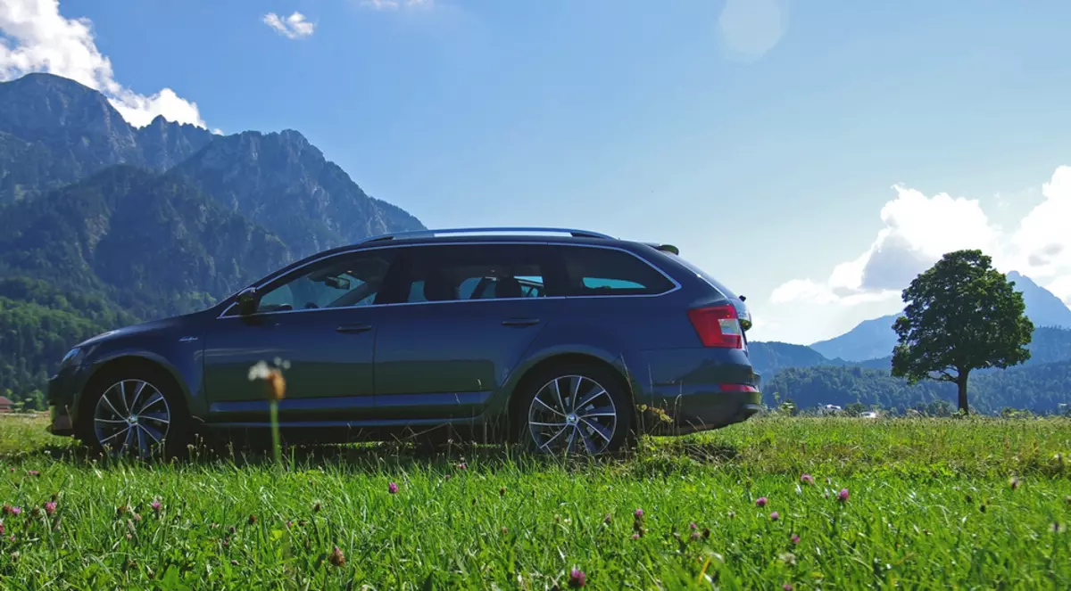 Test Drive Skoda Octavia Combi 4x4 Laurin & Klement: Máquina de molienda 20551_26