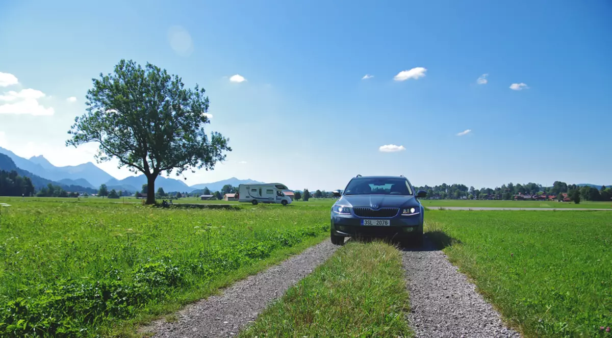 Ujian drive Skodaavia Combi 4x4 Laurin & Klement: mesin grouring 20551_28