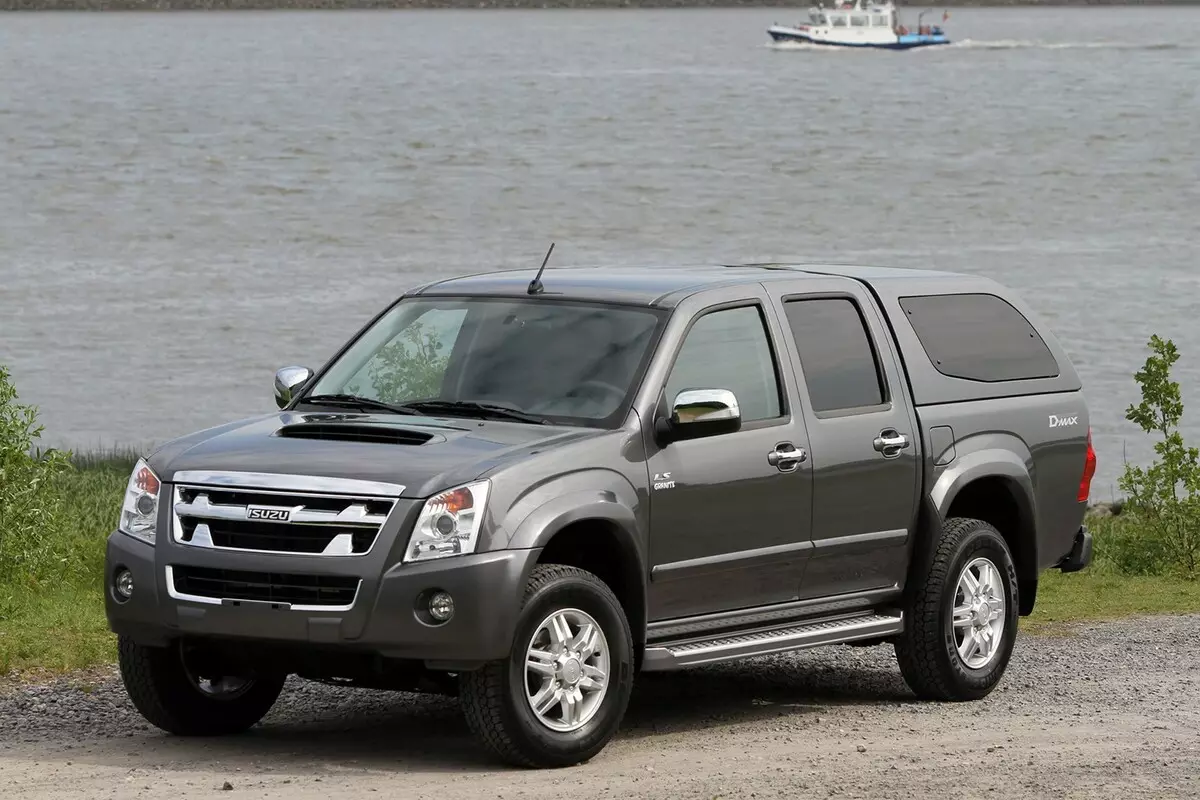 Russiaздә яңартылган Isuzu D-Max турында күзәтү 20555_3