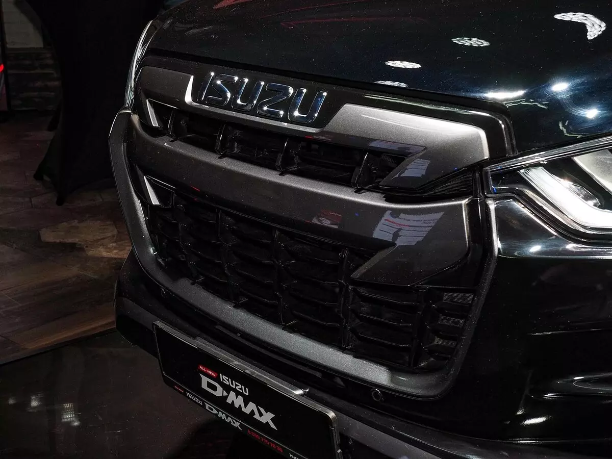 রাশিয়া জন্য আপডেট ISUZU ডি-সর্বোচ্চ সংক্ষিপ্ত বিবরণ 20555_6