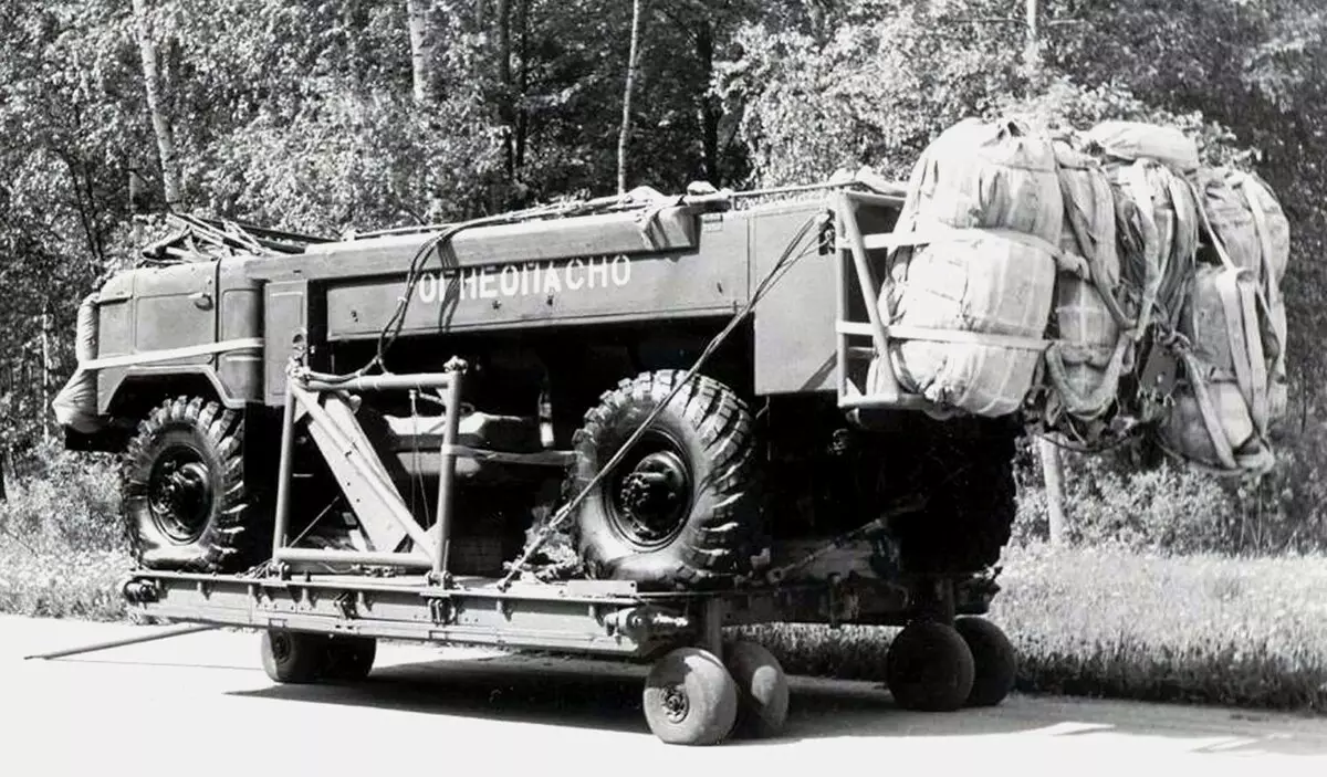 GAZ-66 - နှစ် 40 - စစ်ထရပ်ကား၏နှစ် 40 ဖွံ့ဖြိုးတိုးတက်မှုနှင့်ဖွံ့ဖြိုးတိုးတက်မှု 20630_13