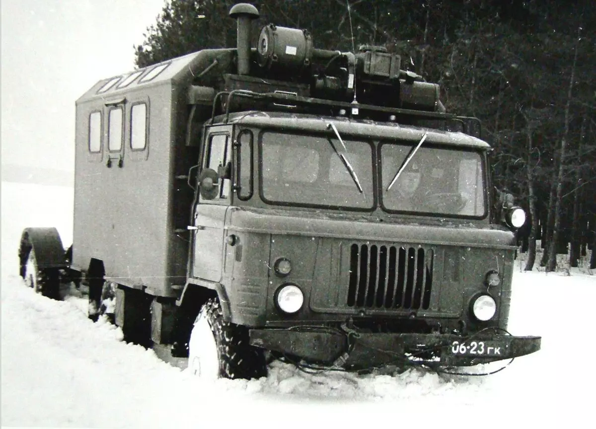 GAZ-66: 40 ans de développement et de développement du camion de l'armée 20630_23