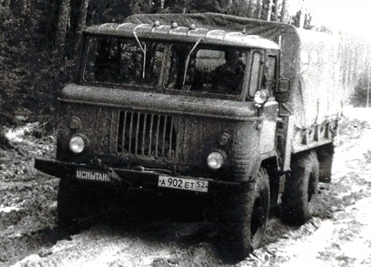 GAZ-66 - နှစ် 40 - စစ်ထရပ်ကား၏နှစ် 40 ဖွံ့ဖြိုးတိုးတက်မှုနှင့်ဖွံ့ဖြိုးတိုးတက်မှု 20630_24