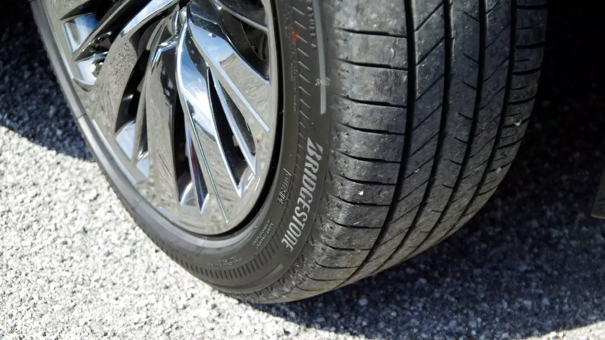 잠재적 차이 : 타이어 테스트 Browne Turanza T005 및 Bridgestone Potenza S007A 20644_10