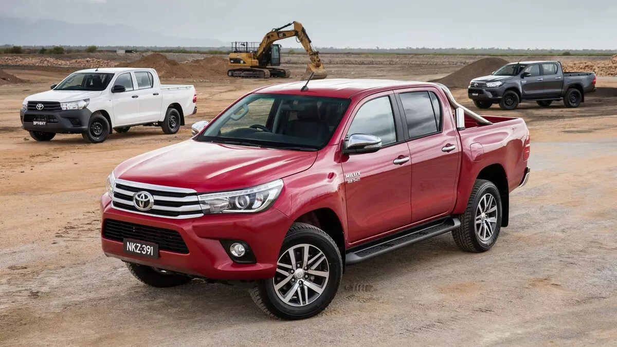 رەسىمدە: تويوتا Hilux