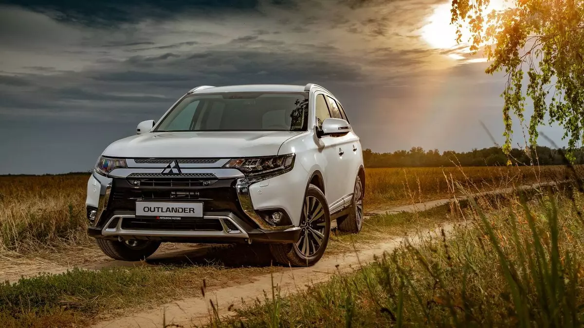 Δοκιμή κίνησης Ενημερώθηκε Mitsubishi Outlander 20685_39