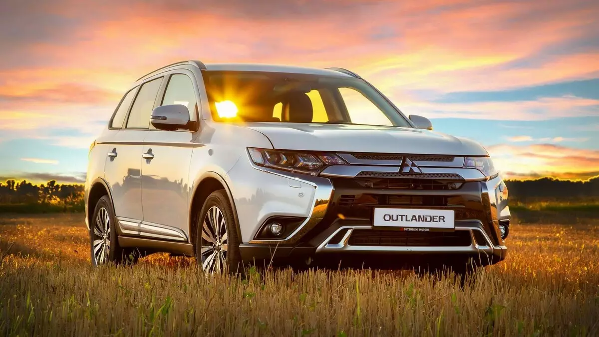 Δοκιμή κίνησης Ενημερώθηκε Mitsubishi Outlander 20685_41