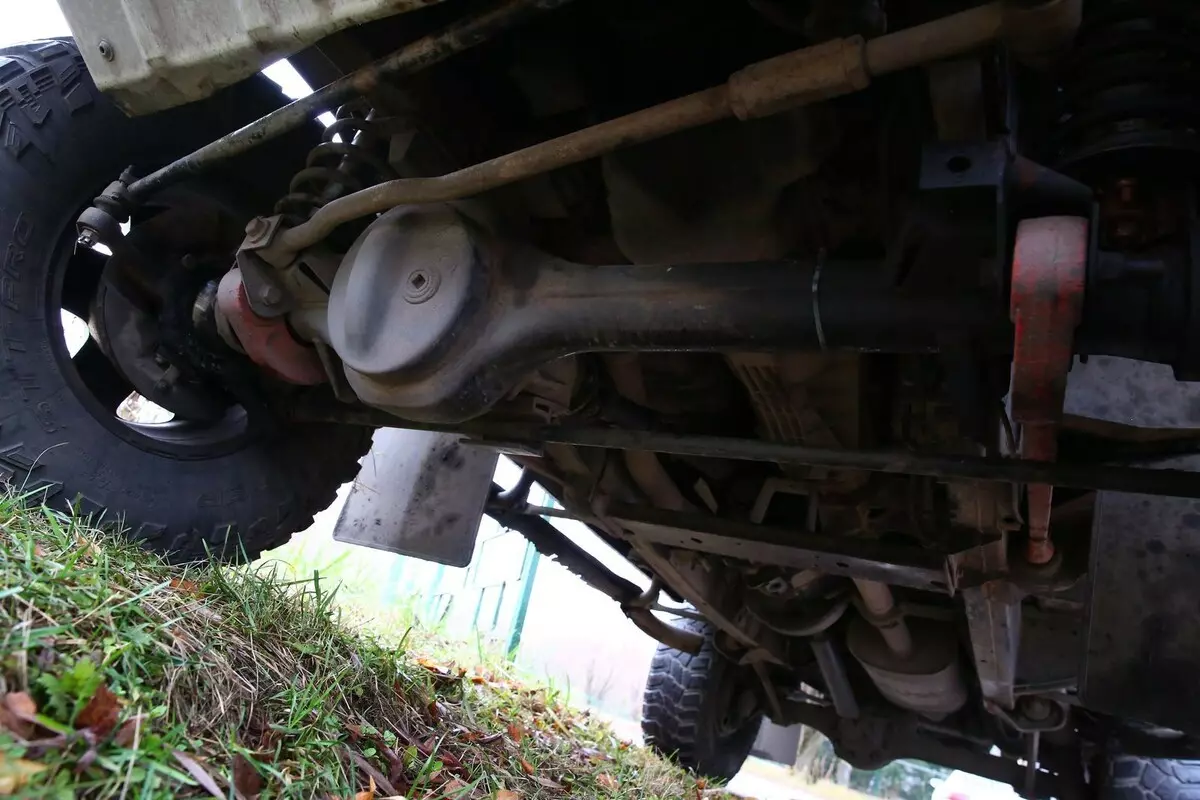 Zemljište Rover Branitelj sa kilometražom: Šasija, mjenjač, ​​motori 20714_11