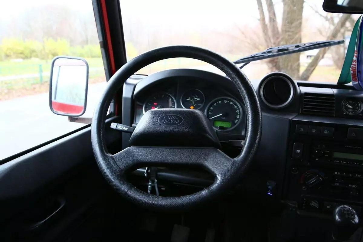 Land Rover Defender na may mileage: Chassis, transmission, motors 20714_5