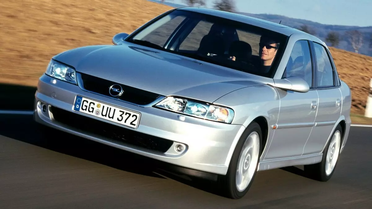 Sa Photo: Opel Vectra Sedan (B) '1999-2002